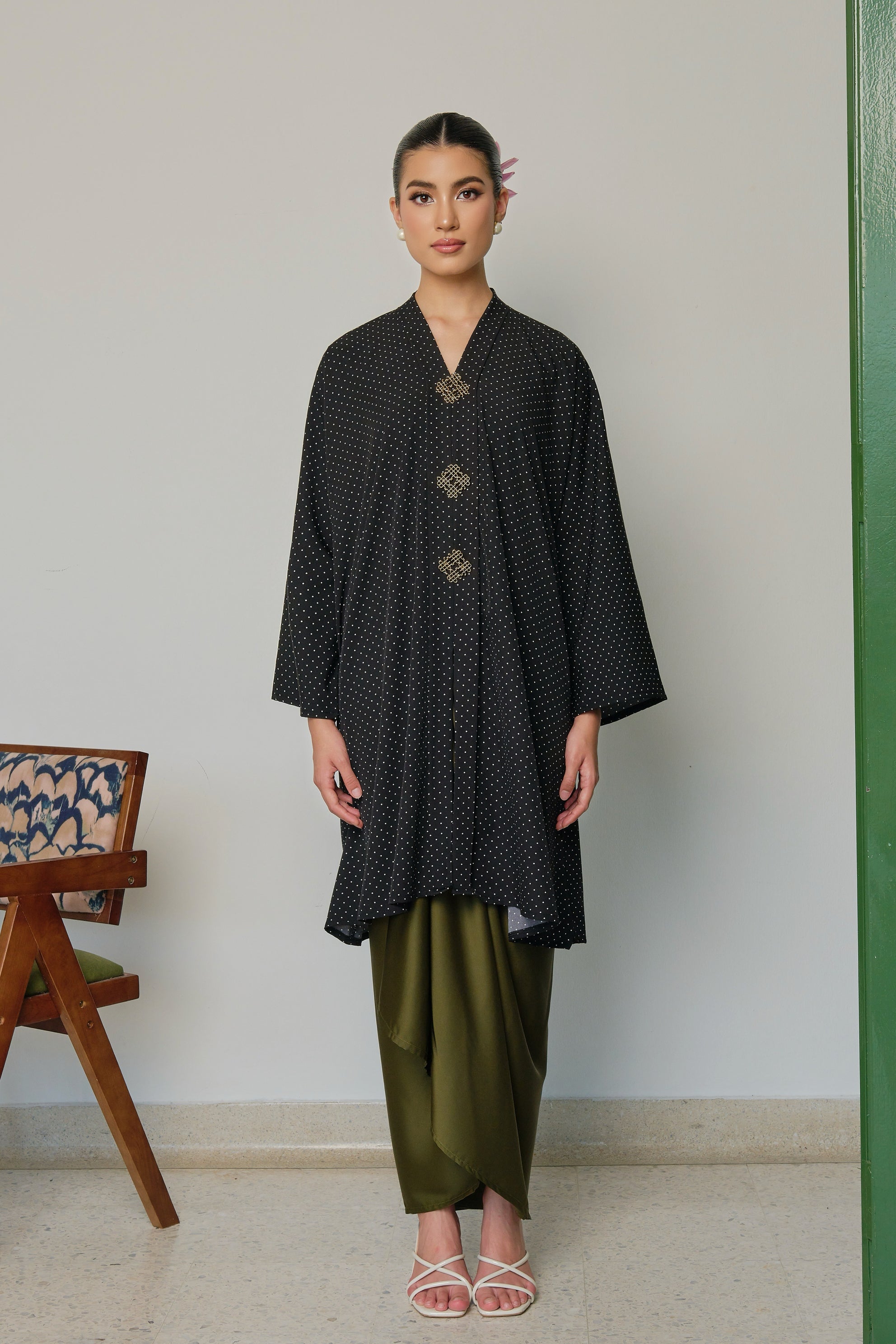 KALA NIRMALA - BLACK OLIVE – Moonandstella
